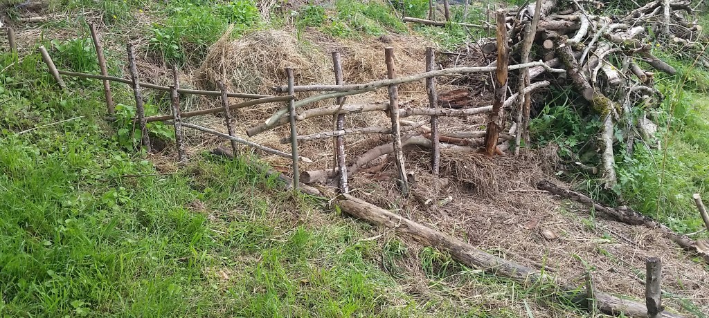 Wattle retaining wall. – Bellfern Homestead